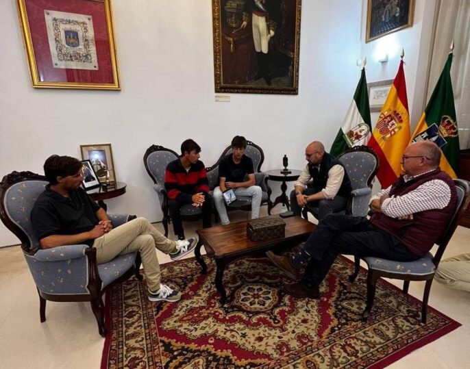 Germán Beardo recibe a los hermanos Flethes Anaya, reyes de la ...