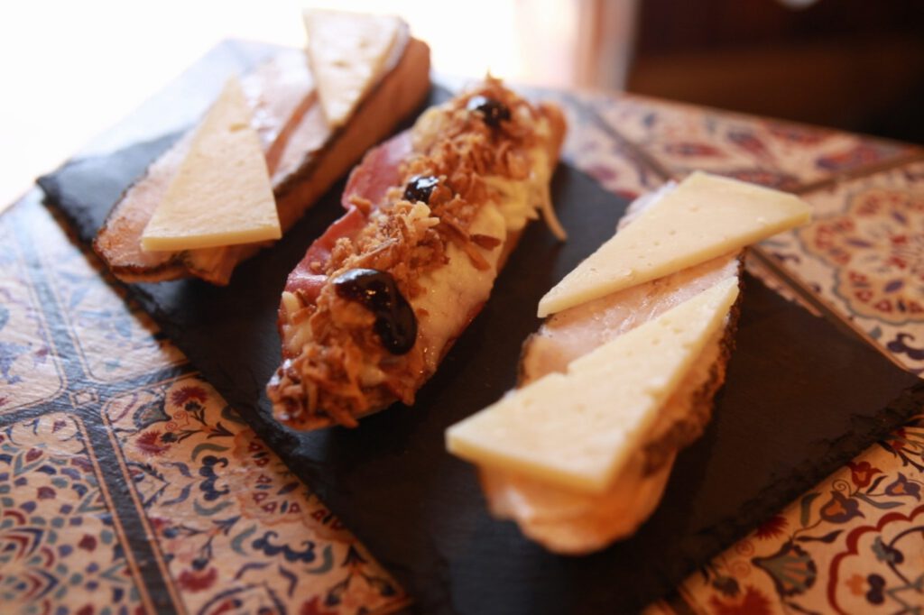 Bogarte: sabor local, tostas con arte y picoteo con alma en pleno ...